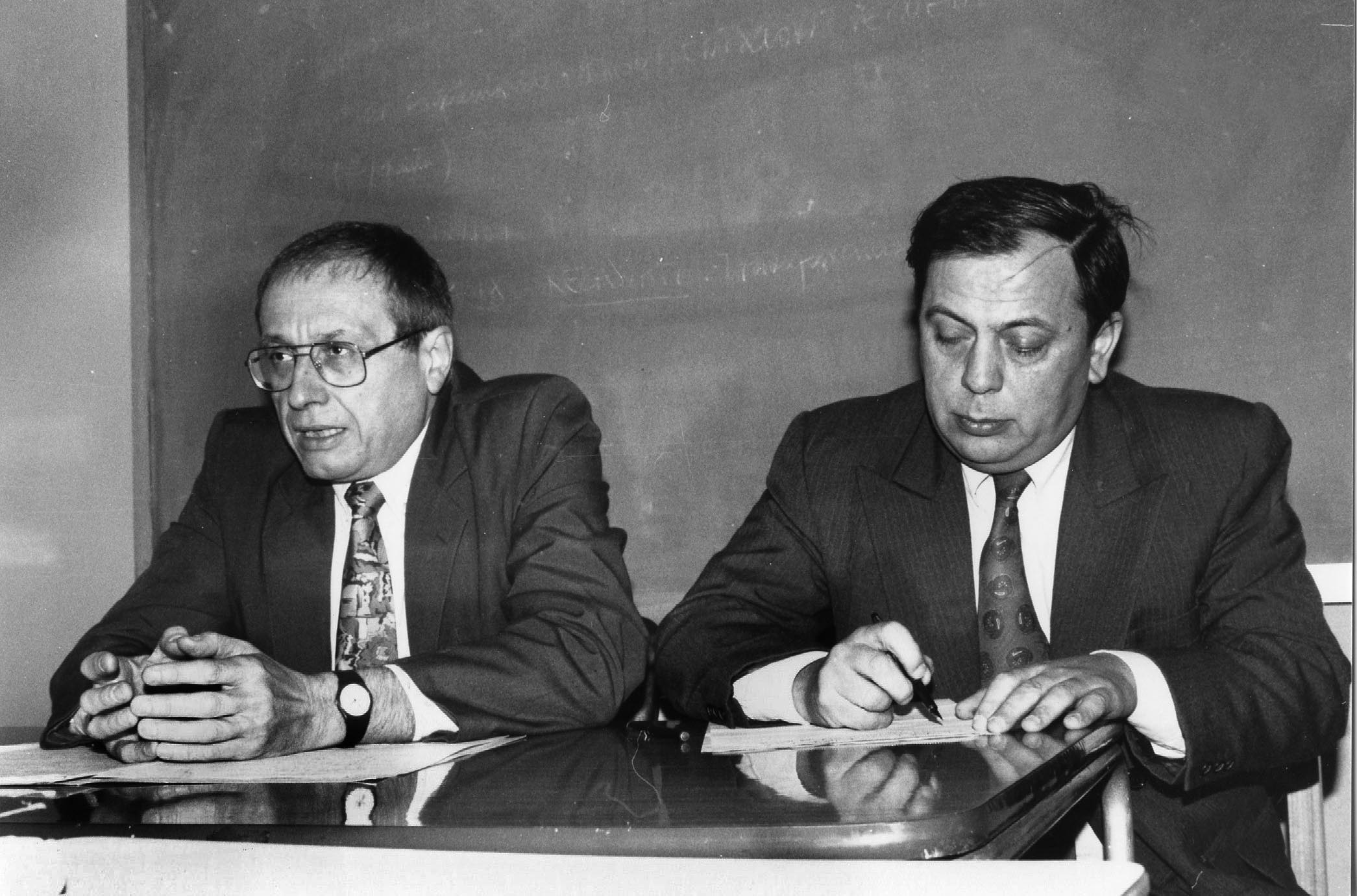 1994-10_charla_alumnos_-_periodista_frances_bernard_cassen_-_prof ...